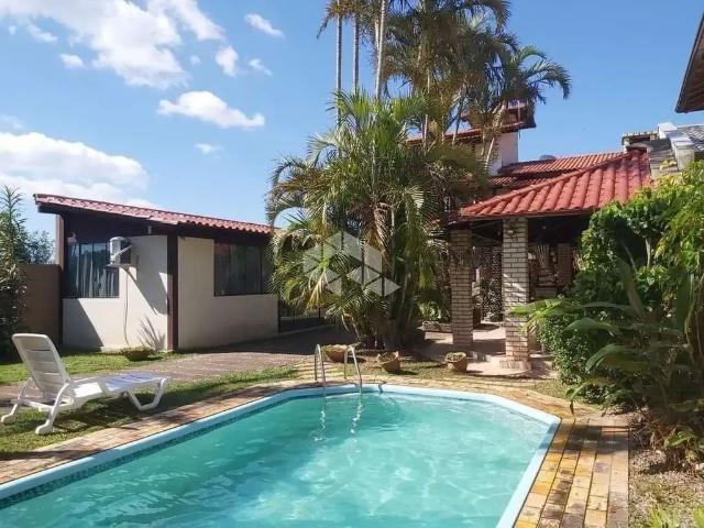 Casa / Sobrado para Venda em Florianópolis/SC Campeche 6 Quartos