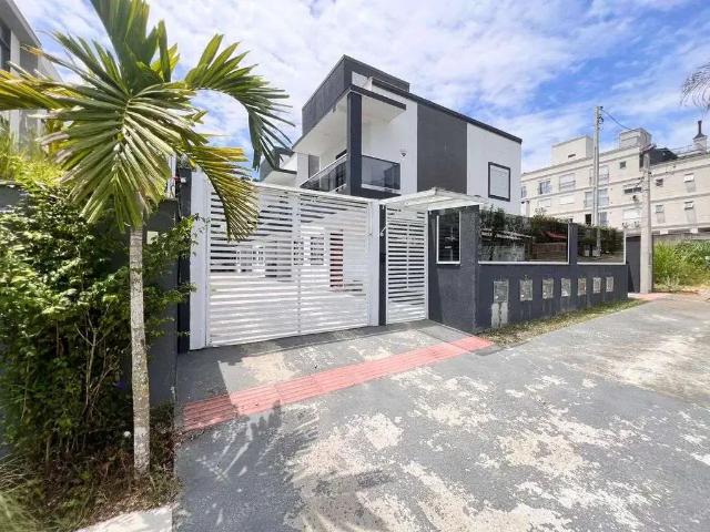 Casa / Sobrado para Venda em Florianópolis/SC Canasvieiras 2 Quartos