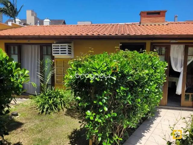 Casa / Sobrado para Venda em Florianópolis/SC Canasvieiras 3 Quartos