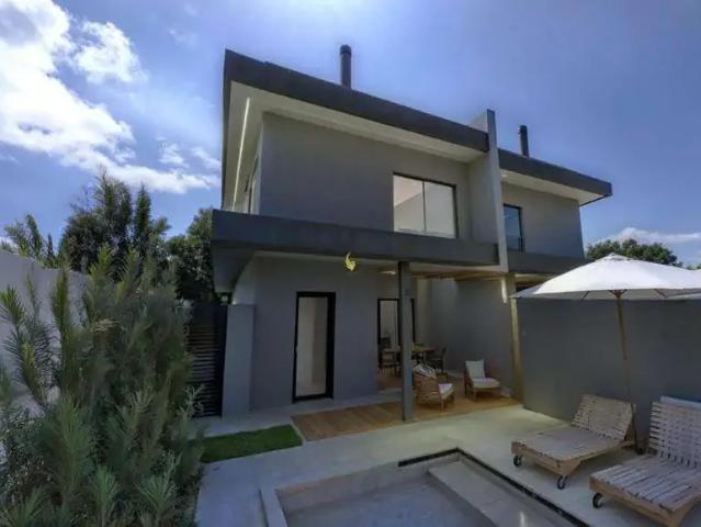 Casa / Sobrado para Venda em Florianópolis/SC Canasvieiras 3 Quartos