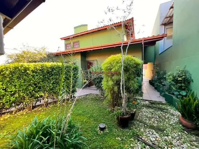 Casa / Sobrado para Venda em Florianópolis/SC Canasvieiras 3 Quartos