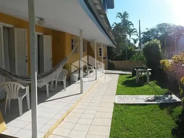 Casa / Sobrado para Venda em Florianópolis/SC Canasvieiras 3 Quartos