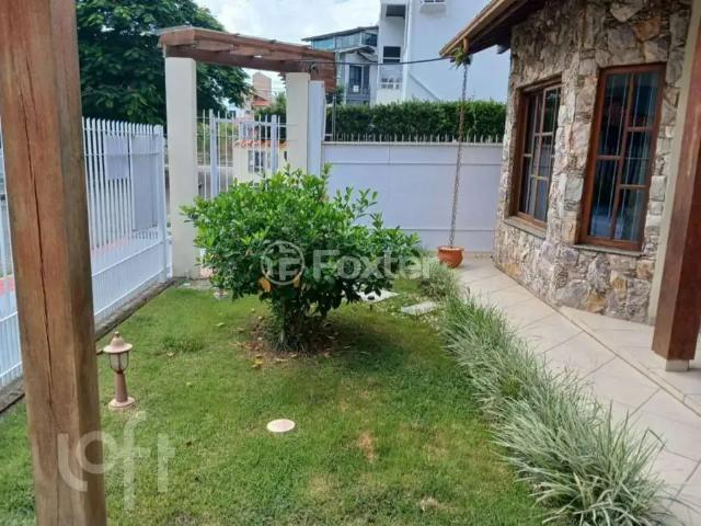 Casa / Sobrado para Venda em Florianópolis/SC Canasvieiras 4 Quartos