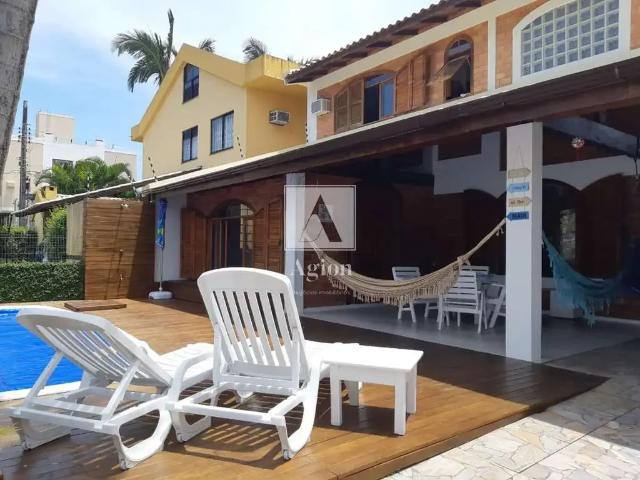 Casa / Sobrado para Venda em Florianópolis/SC Canasvieiras 4 Quartos