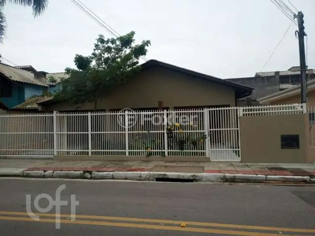 Casa / Sobrado para Venda em Florianópolis/SC Canasvieiras 4 Quartos