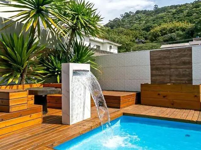 Casa / Sobrado para Venda em Florianópolis/SC Canasvieiras 5 Quartos