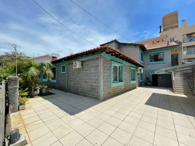 Casa / Sobrado para Venda em Florianópolis/SC Canasvieiras 6 Quartos