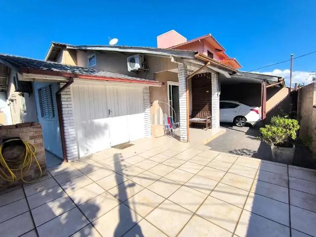 Casa / Sobrado para Venda em Florianópolis/SC Capoeiras 4 Quartos
