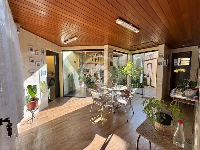 Casa / Sobrado para Venda em Florianópolis/SC Capoeiras 4 Quartos
