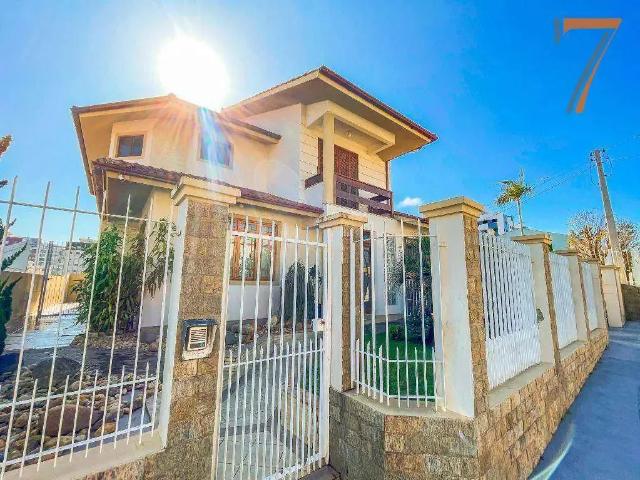 Casa / Sobrado para Venda em Florianópolis/SC Capoeiras 4 Quartos