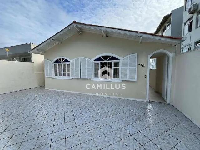 Casa / Sobrado para Venda em Florianópolis/SC Capoeiras 4 Quartos