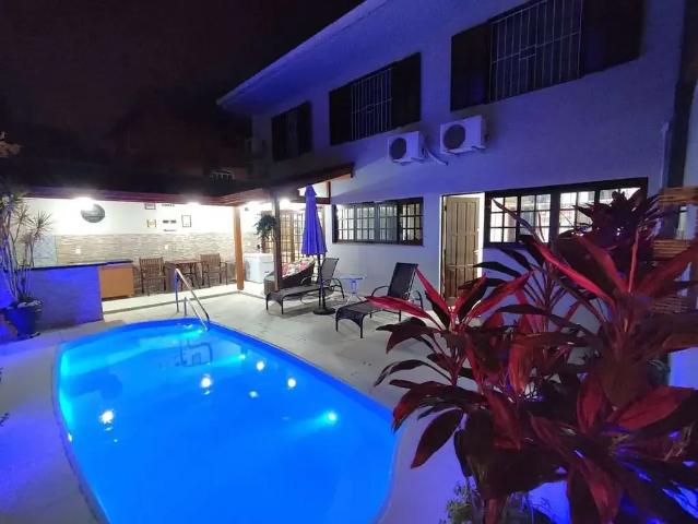 Casa / Sobrado para Venda em Florianópolis/SC Capoeiras 5 Quartos