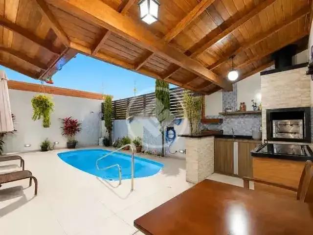 Casa / Sobrado para Venda em Florianópolis/SC Capoeiras 5 Quartos
