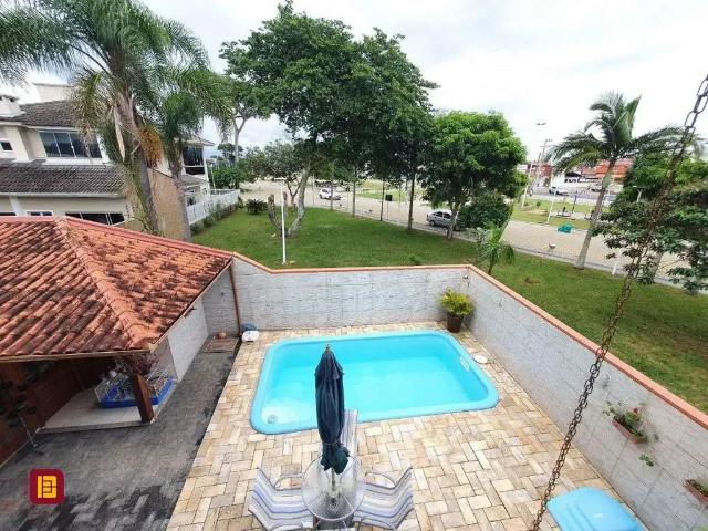 Casa / Sobrado para Venda em Florianópolis/SC Carianos 3 Quartos