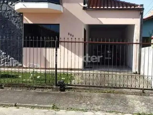 Casa / Sobrado para Venda em Florianópolis/SC Carianos 3 Quartos