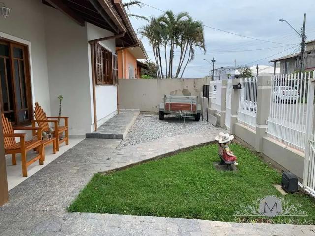 Casa / Sobrado para Venda em Florianópolis/SC Carianos 3 Quartos