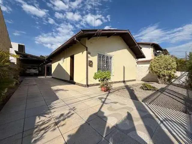 Casa / Sobrado para Venda em Florianópolis/SC Carianos 3 Quartos