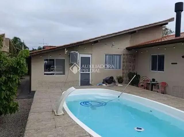 Casa / Sobrado para Venda em Florianópolis/SC Carianos 3 Quartos