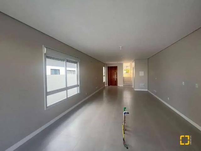 Casa / Sobrado para Venda em Florianópolis/SC Carianos 2 Quartos