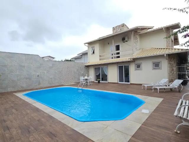 Casa / Sobrado para Venda em Florianópolis/SC Carianos 4 Quartos