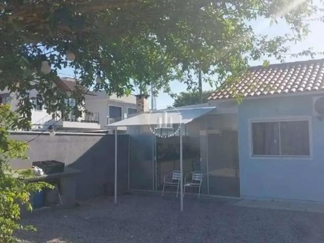 Casa / Sobrado para Venda em Florianópolis/SC Carianos 4 Quartos