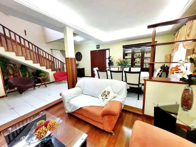 Casa / Sobrado para Venda em Florianópolis/SC Carianos 5 Quartos