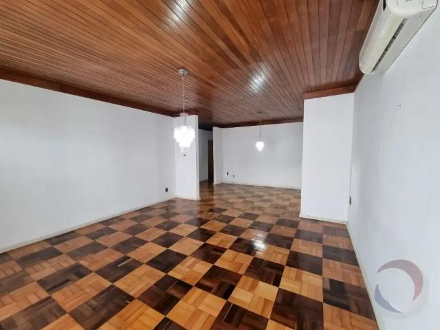 Casa / Sobrado para Venda em Florianópolis/SC Centro 4 Quartos