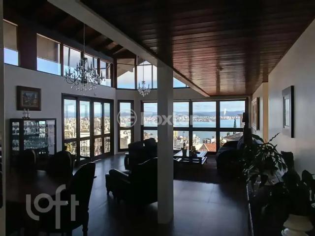 Casa / Sobrado para Venda em Florianópolis/SC Centro 4 Quartos