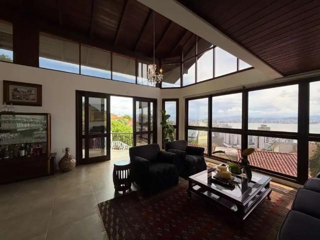 Casa / Sobrado para Venda em Florianópolis/SC Centro 4 Quartos