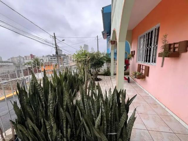 Casa / Sobrado para Venda em Florianópolis/SC Centro 5 Quartos