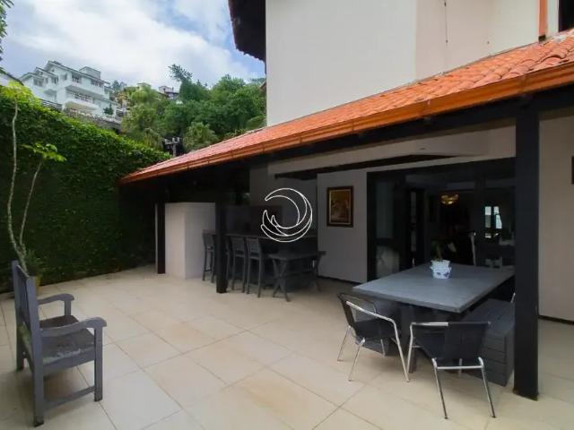 Casa / Sobrado para Venda em Florianópolis/SC Centro 5 Quartos