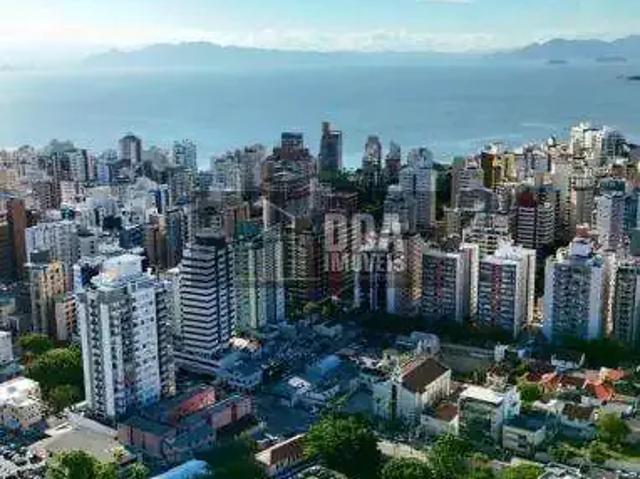 Casa / Sobrado para Venda em Florianópolis/SC Centro 6 Quartos