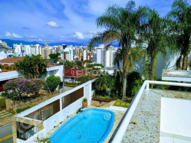 Casa / Sobrado para Venda em Florianópolis/SC Centro 8 Quartos