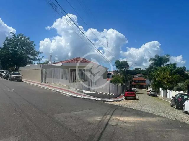Casa / Sobrado para Venda em Florianópolis/SC Abraão 3 Quartos