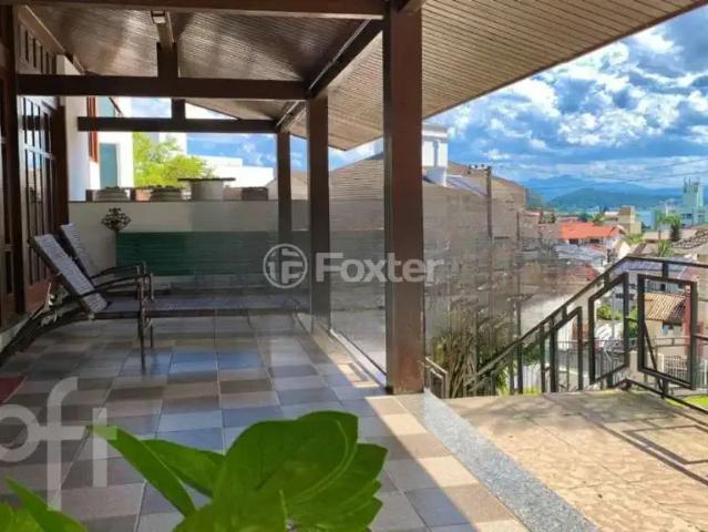 Casa / Sobrado para Venda em Florianópolis/SC Abraão 4 Quartos