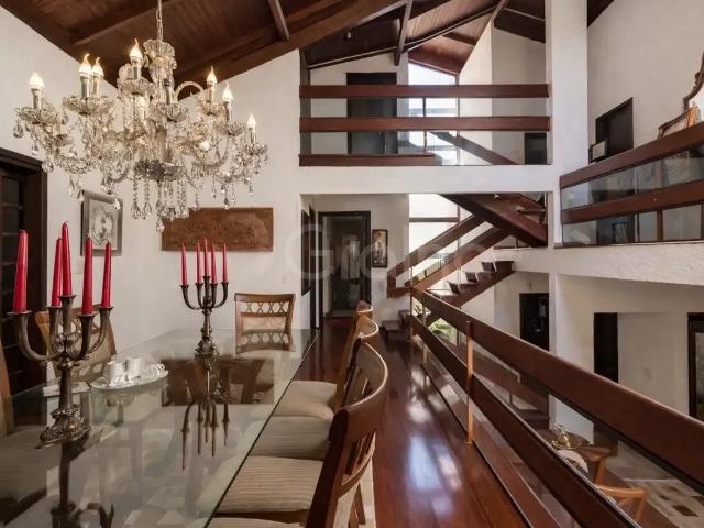 Casa / Sobrado para Venda em Florianópolis/SC Abraão 4 Quartos