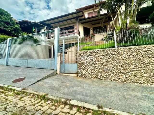 Casa / Sobrado para Venda em Florianópolis/SC Abraão 4 Quartos