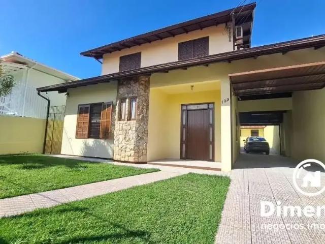 Casa / Sobrado para Venda em Florianópolis/SC Abraão 4 Quartos