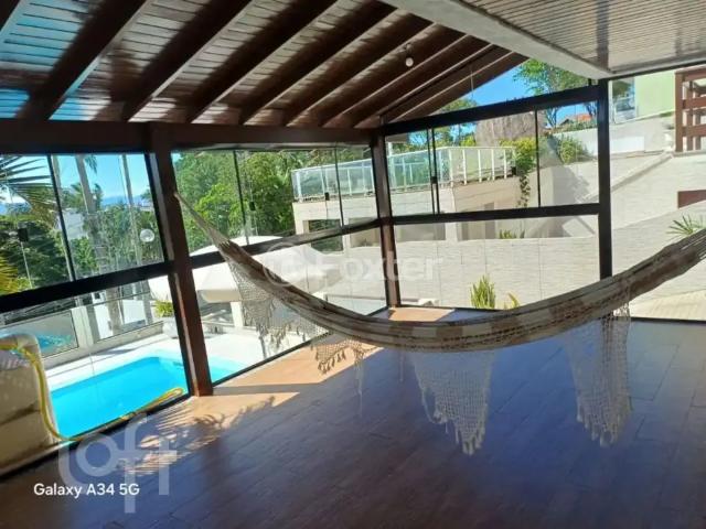 Casa / Sobrado para Venda em Florianópolis/SC Abraão 5 Quartos