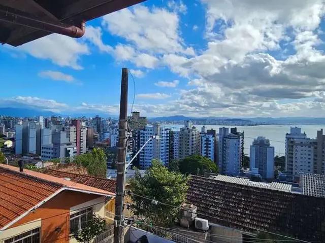 Casa / Sobrado para Venda em Florianópolis/SC Agronômica 4 Quartos