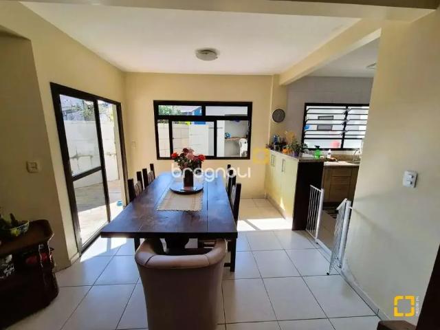 Casa / Sobrado para Venda em Florianópolis/SC Agronômica 4 Quartos