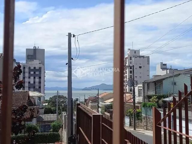 Casa / Sobrado para Venda em Florianópolis/SC Agronômica 4 Quartos