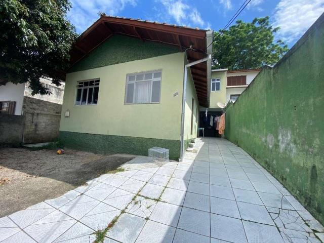 Casa / Sobrado para Venda em Florianópolis/SC Agronômica 4 Quartos