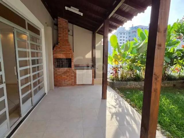 Casa / Sobrado para Venda em Florianópolis/SC Agronômica 4 Quartos