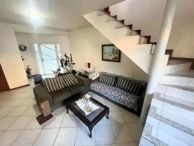 Casa / Sobrado para Venda em Florianópolis/SC Agronômica 3 Quartos