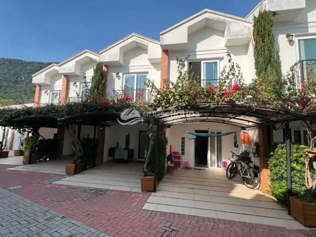 Casa / Sobrado para Venda em Florianópolis/SC Armação do Pântano do Sul 2 Quartos