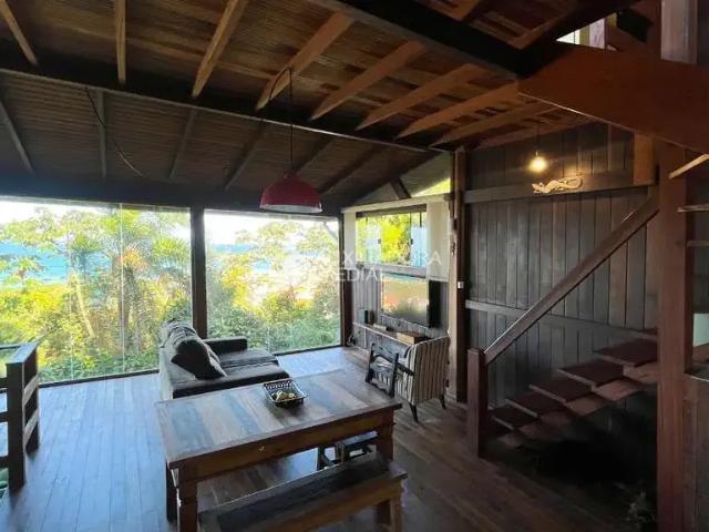 Casa / Sobrado para Venda em Florianópolis/SC Armação do Pântano do Sul 3 Quartos