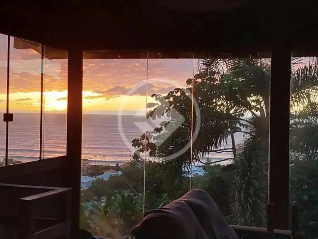 Casa / Sobrado para Venda em Florianópolis/SC Armação do Pântano do Sul 3 Quartos