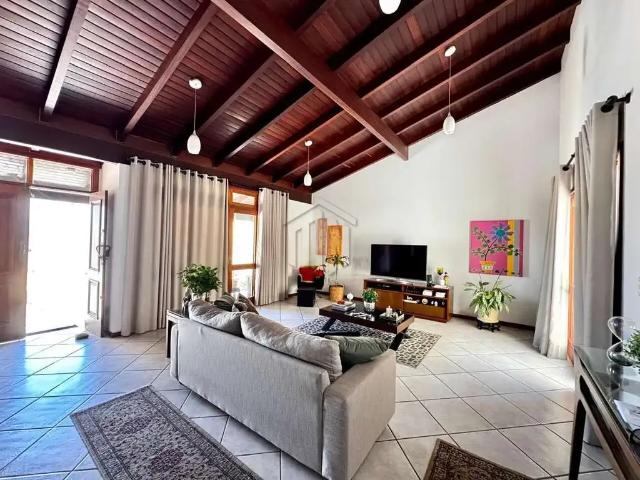 Casa / Sobrado para Venda em Florianópolis/SC Balneário 3 Quartos
