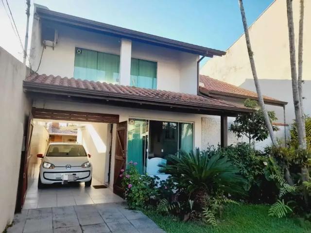 Casa / Sobrado para Venda em Florianópolis/SC Balneário 3 Quartos